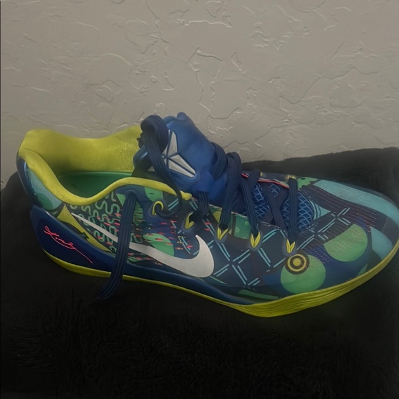 Nike | Shoes | Nike Multicolor Athletic Shoe With Blue And Yellow ...
